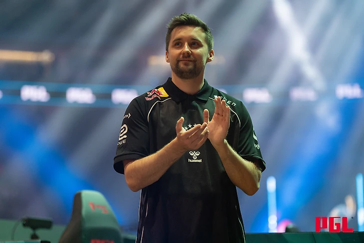 Hooxi на PGL Astana 2025 по CS 2 – как Хукси играет за Астралис