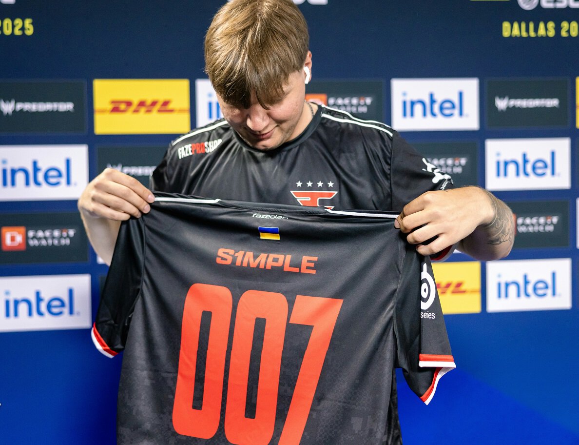 S1mple надел свое джерси Faze